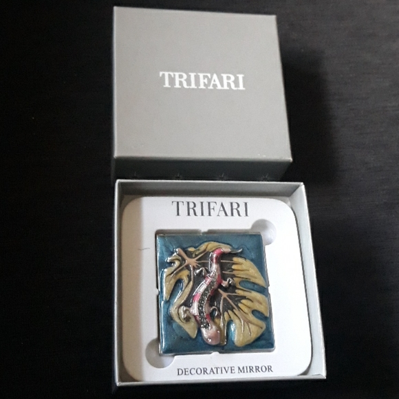 Trifari | Other | Trifari Gecko Decorative Mirror | Poshmark